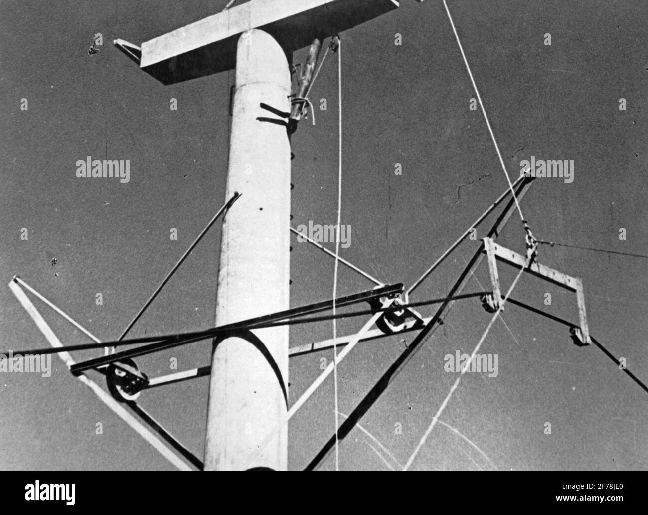 Top of cable path when mounting cable Stock Photo - Alamy