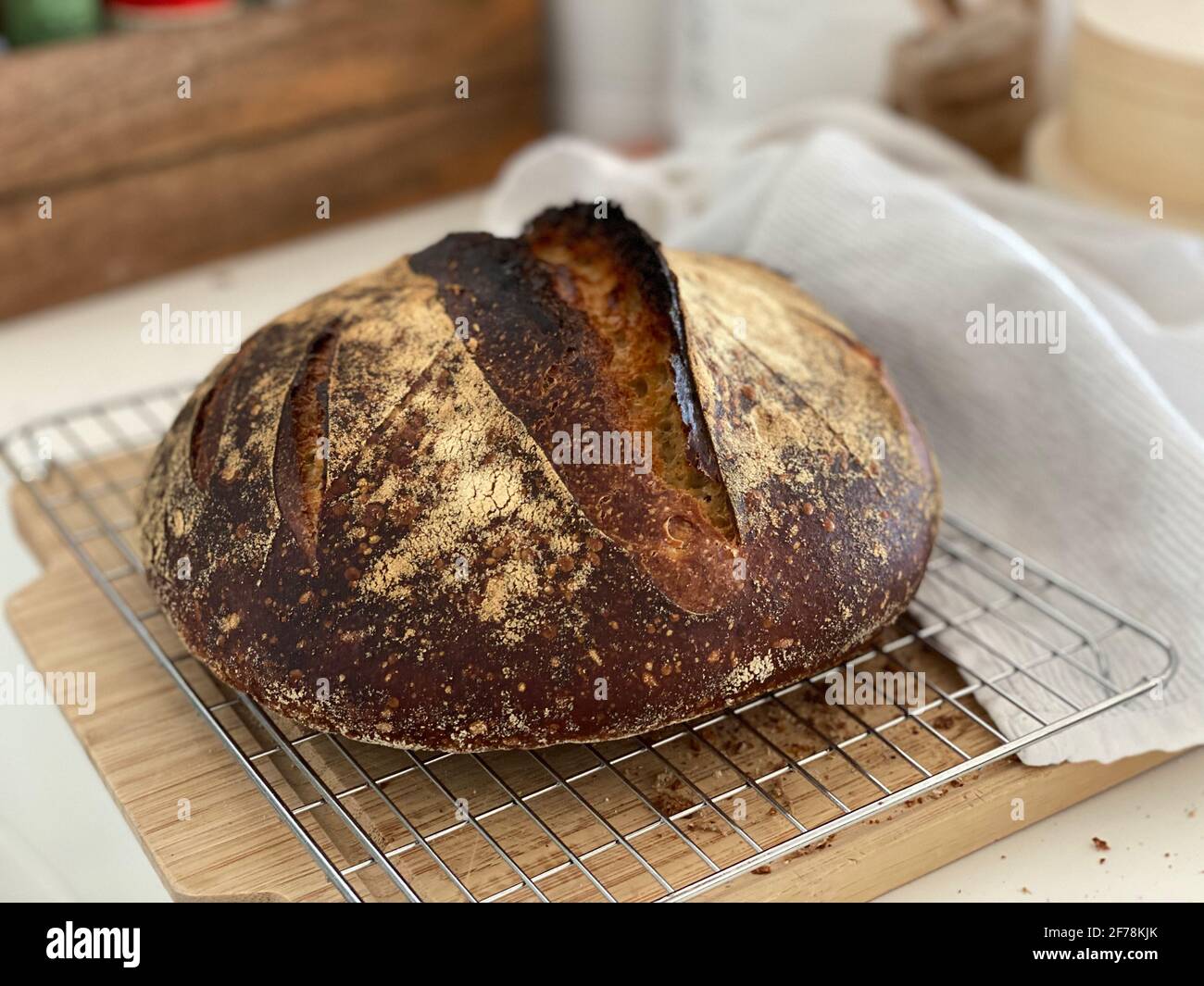 Artisanal stone oven bakery hi-res stock photography and images - Alamy