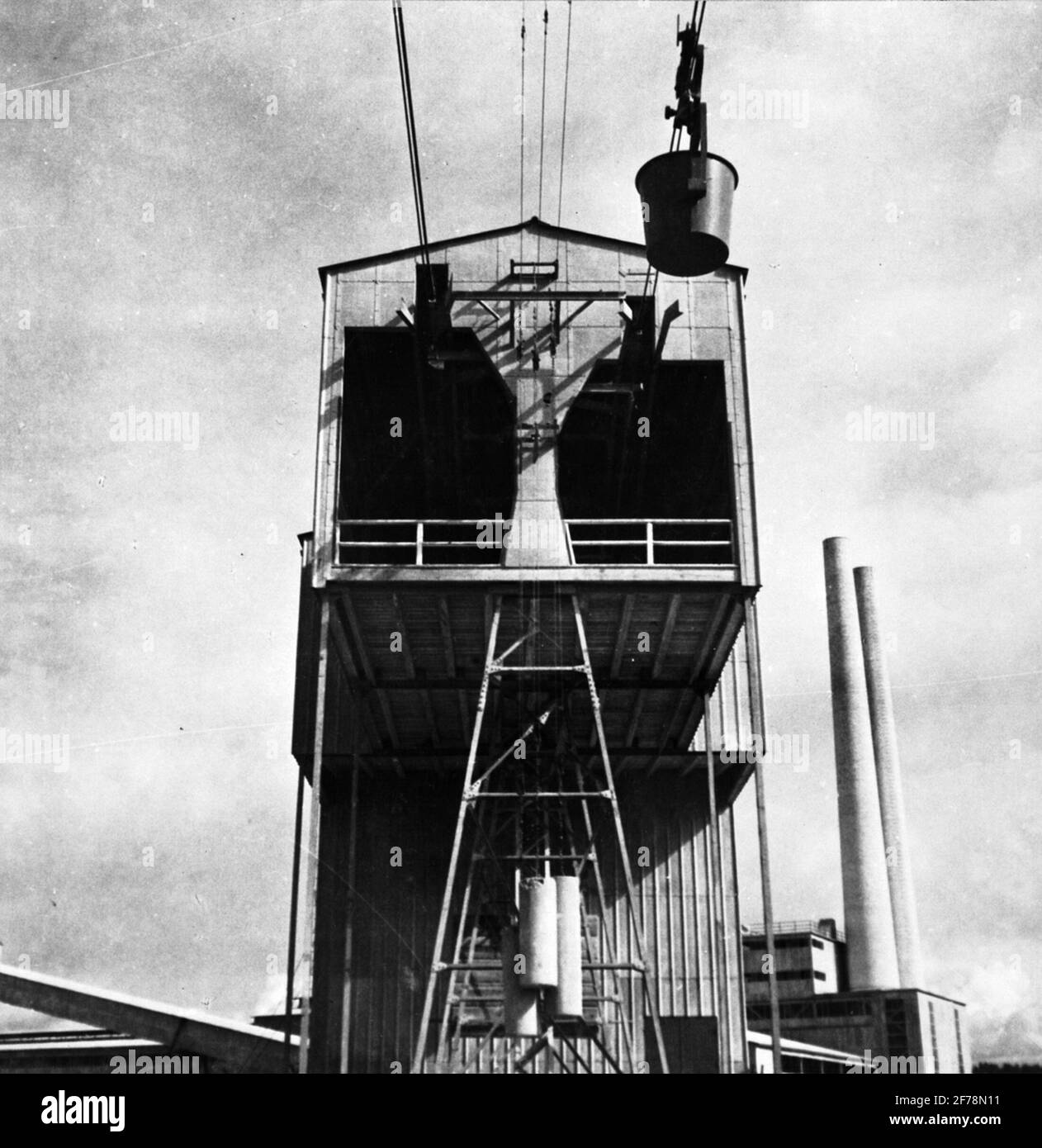 Station unloading Black and White Stock Photos & Images - Alamy