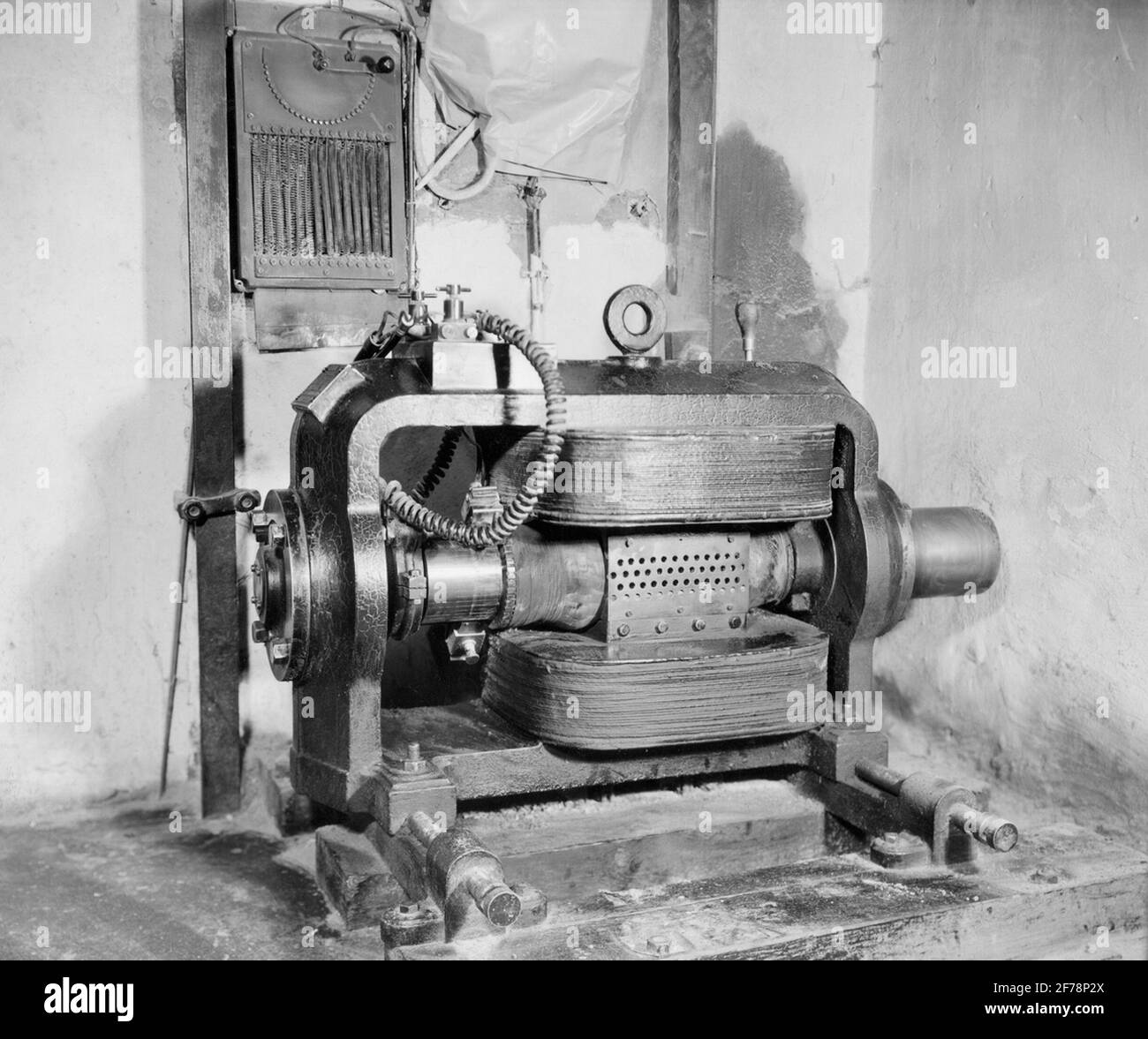Operation of generator Black and White Stock Photos & Images - Alamy