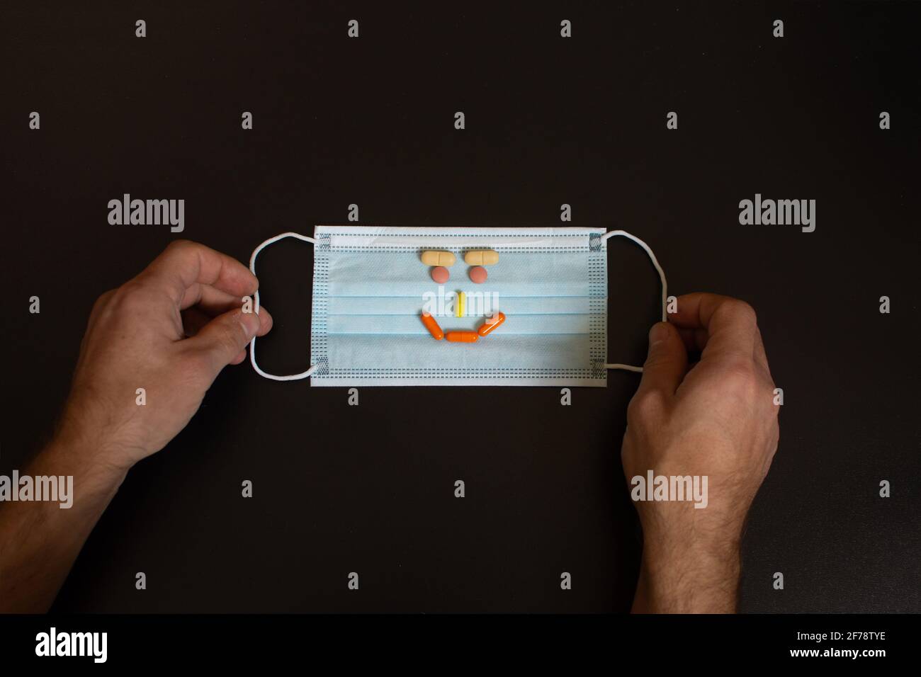 Smiley hands hi-res stock photography and images - Alamy