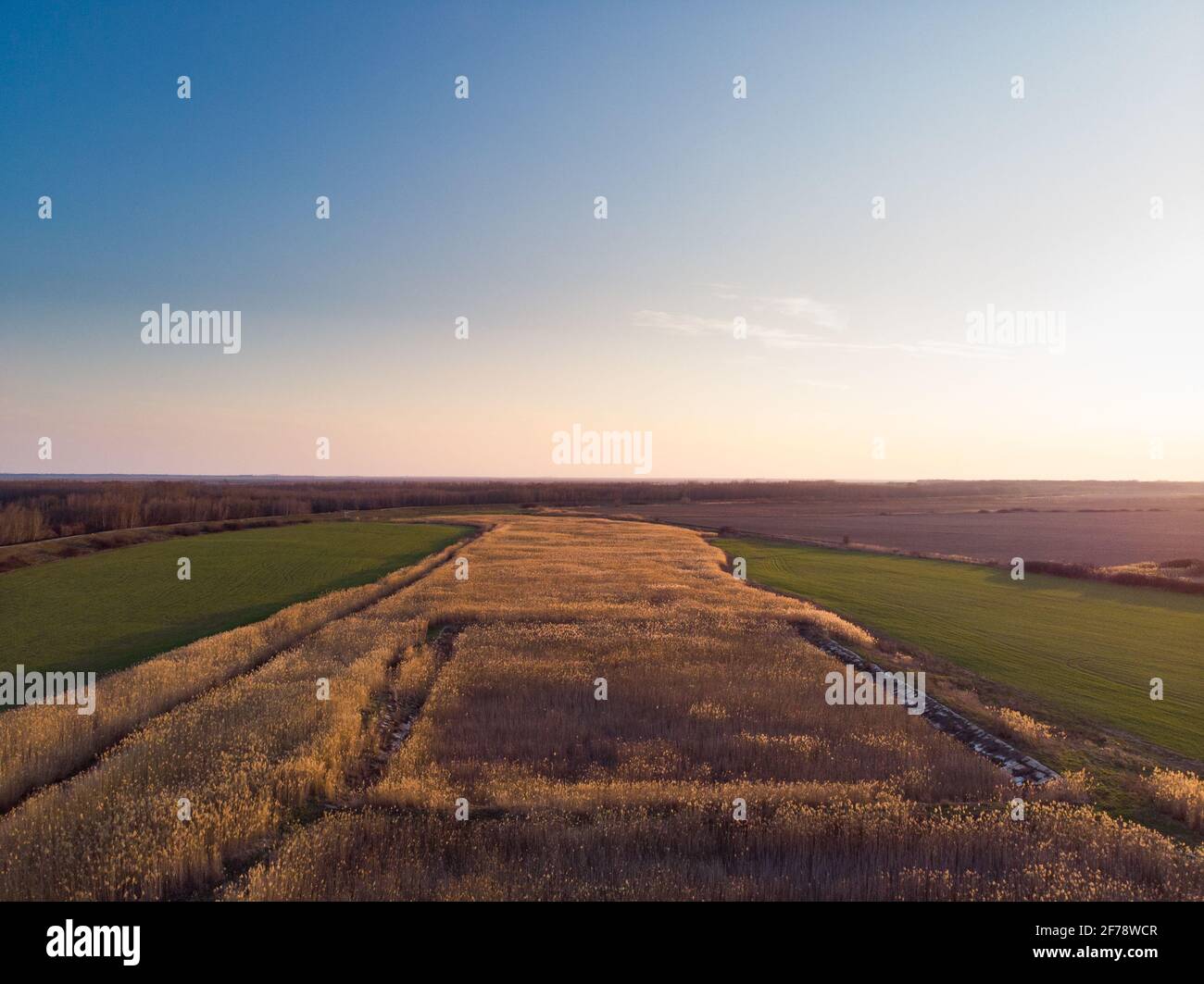 Sky horizon sunlight aerial hi-res stock photography and images - Alamy