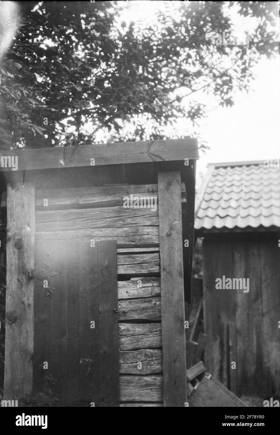 Beautiful forging on the door of an off-tree Stock Photo - Alamy