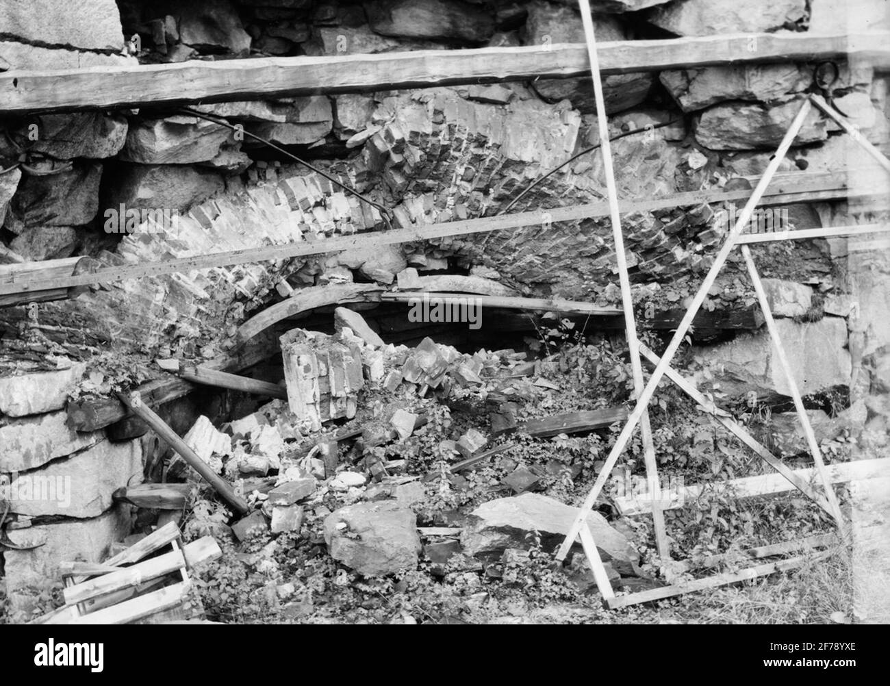 Blast building Black and White Stock Photos & Images - Alamy