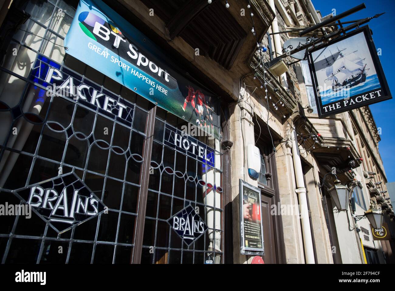 Packet public house cardiff bay hi-res stock photography and images - Alamy