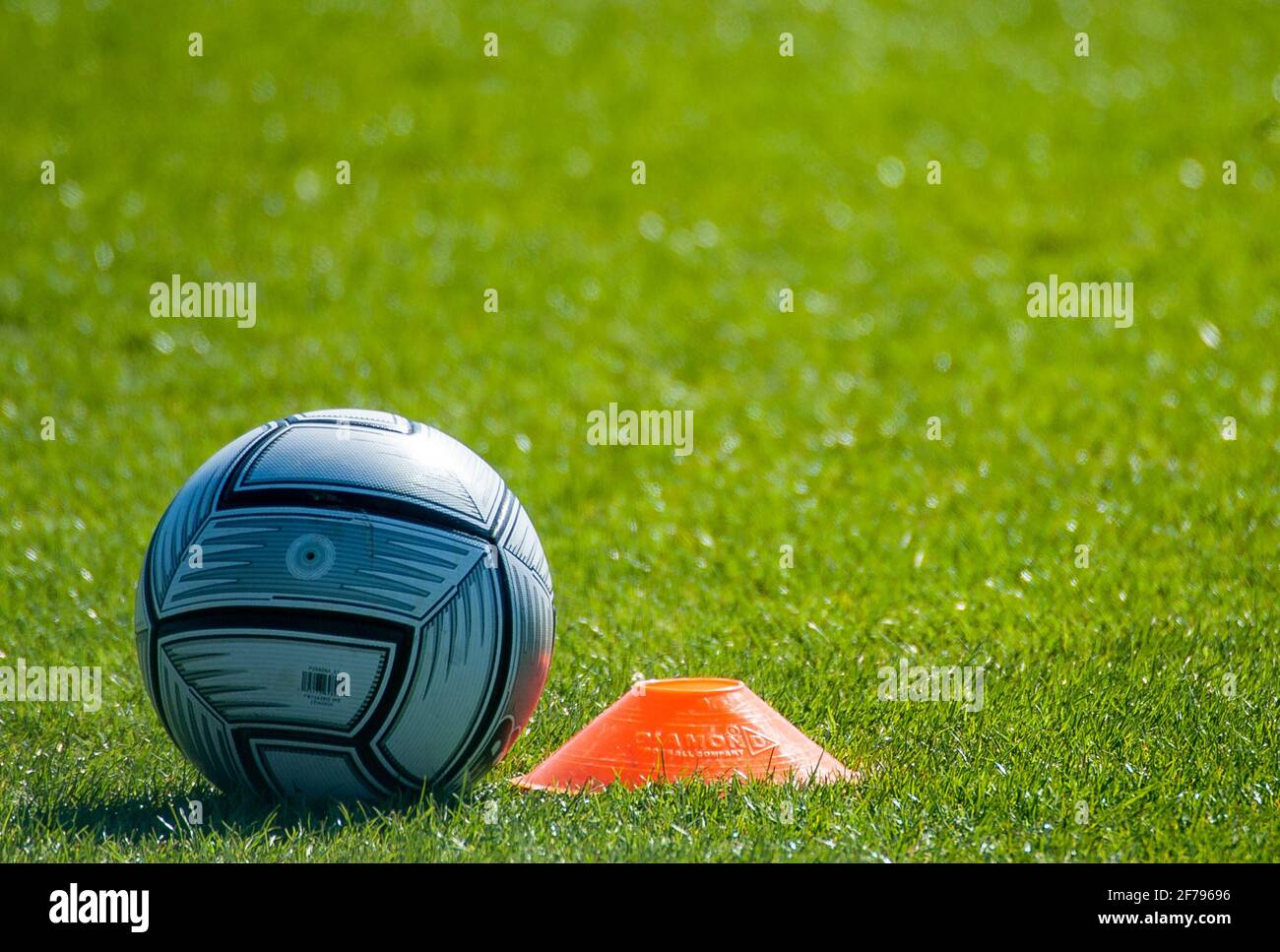 Vanarama national league ball hi-res stock photography and images - Alamy