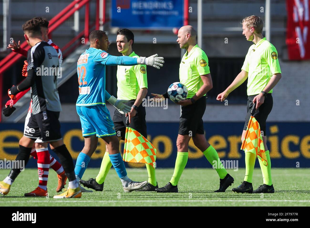 OSS, NETHERLANDS - APRIL 5: Goalkeeper Joey Roggeveen of FC Volendam ...