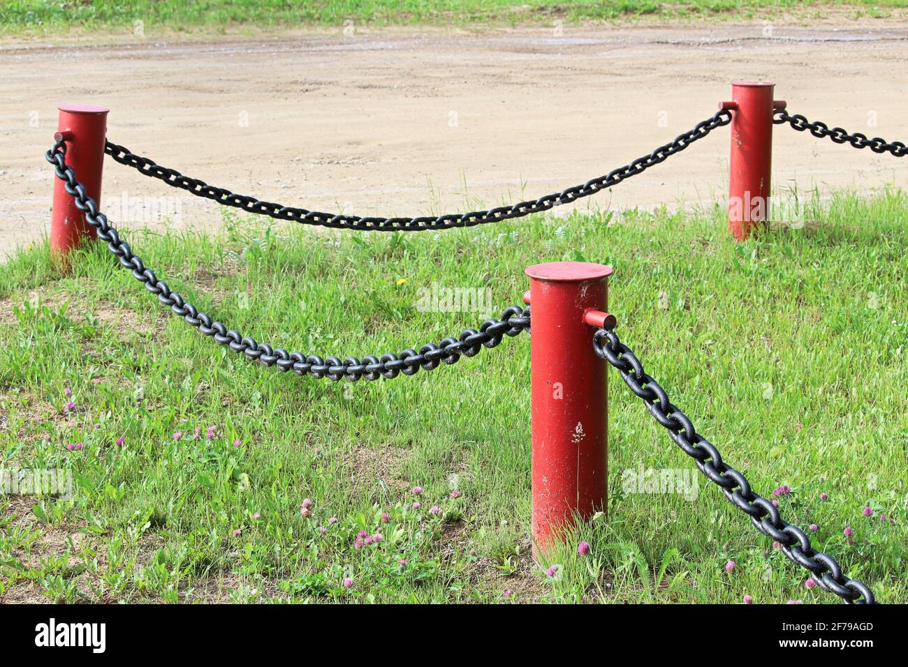 A corner of a chain link fence protecting an area Stock Photo - Alamy