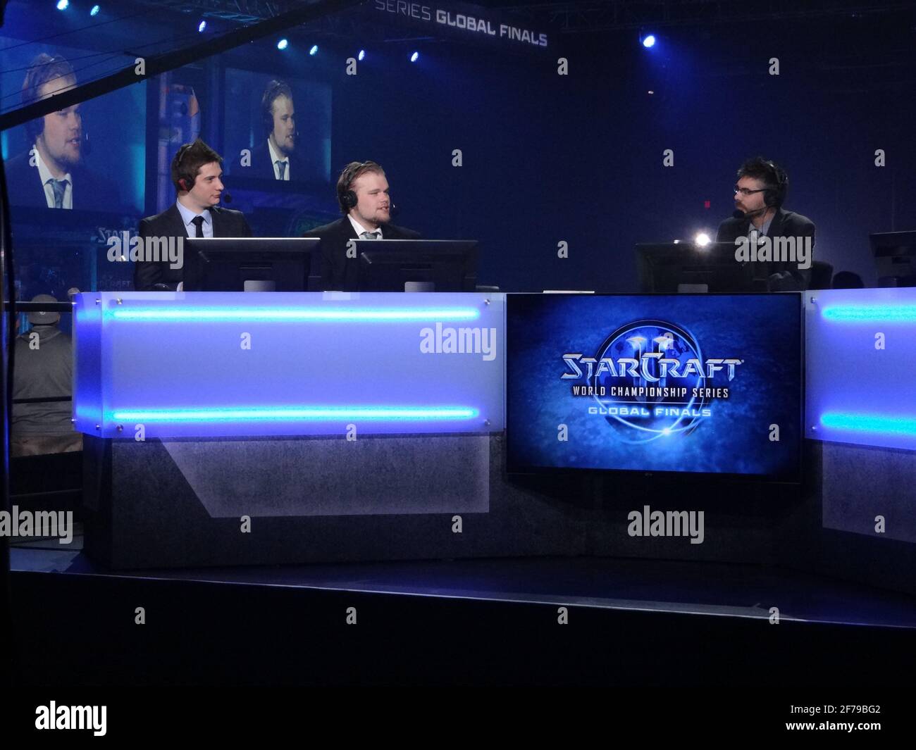 Sports casters hi-res stock photography and images - Alamy