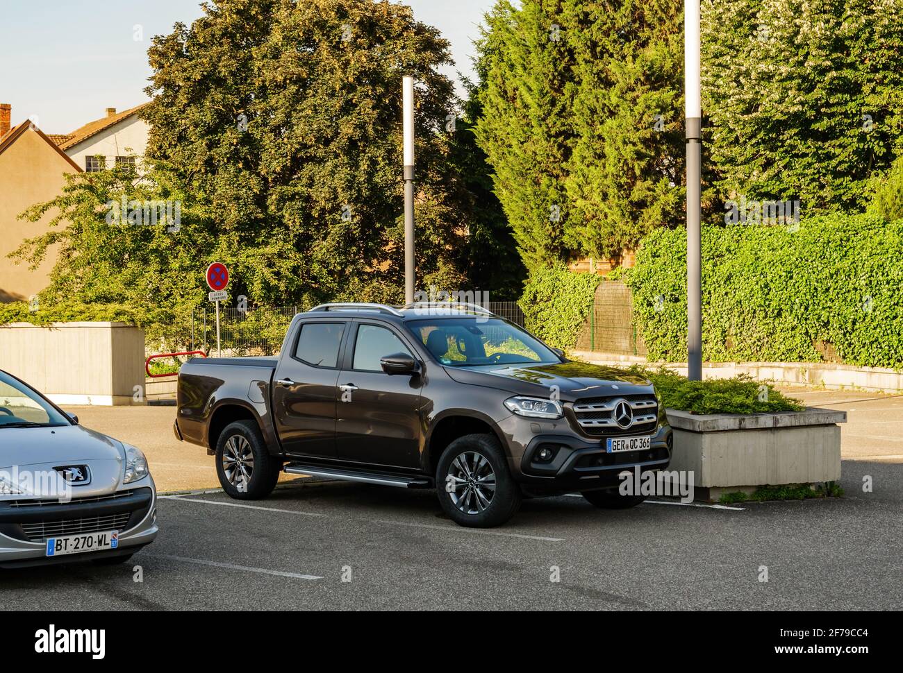 Side view of Mercedes-Benz X-Class luxury pickup truck Stock Photo - Alamy