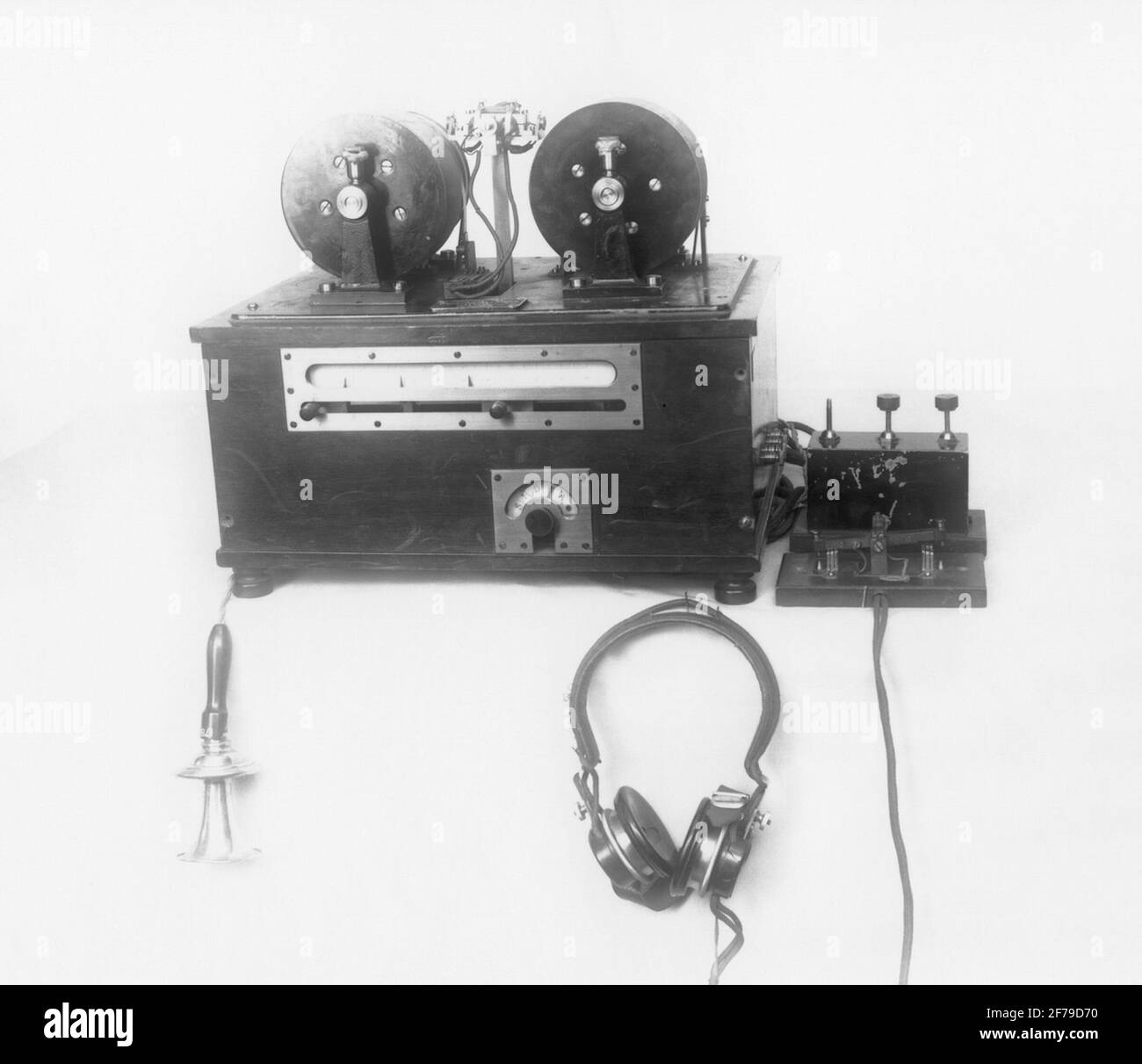 Evolution of the telegraph hi-res stock photography and images - Alamy