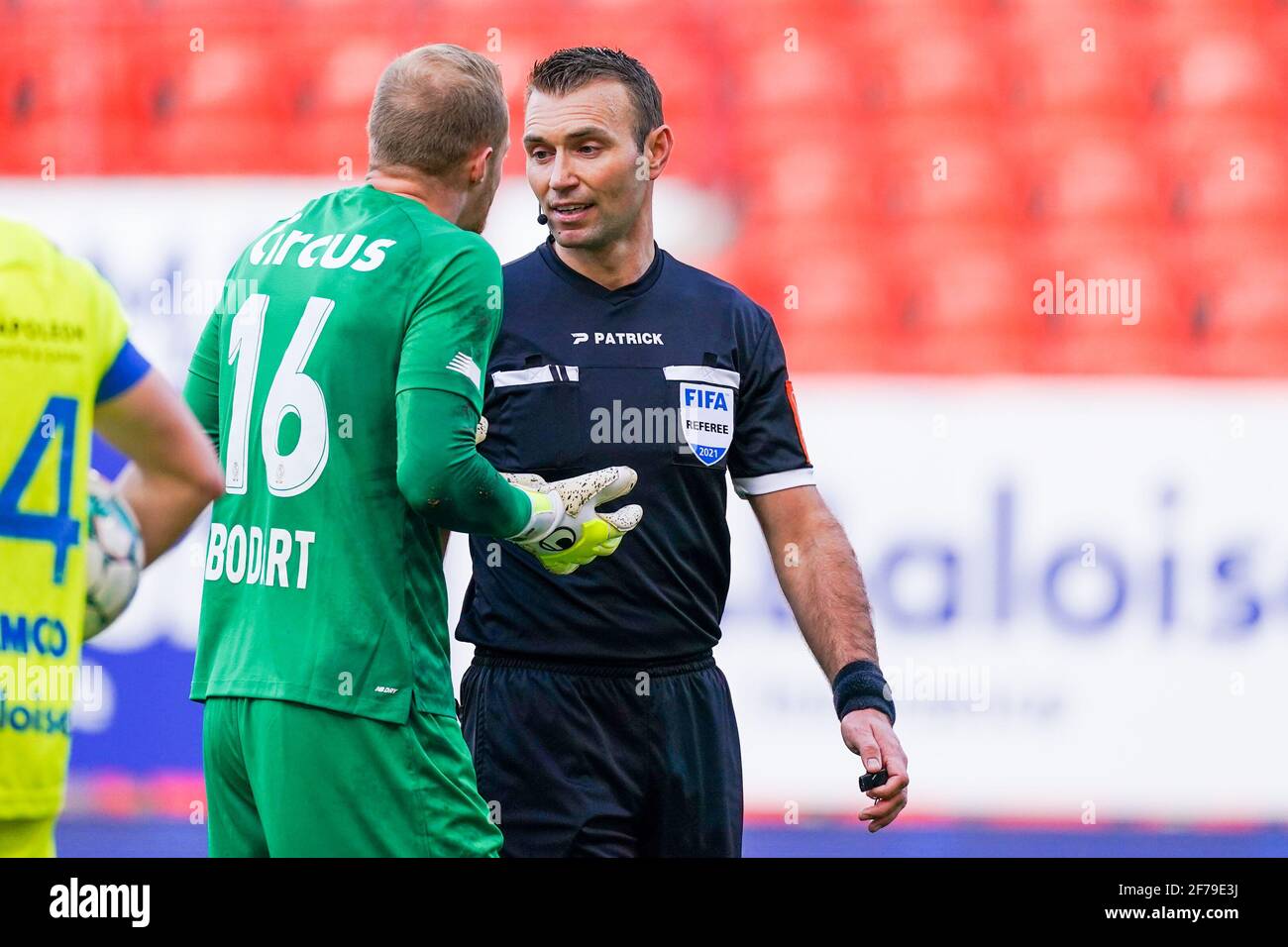 LUIK, BELGIUM - APRIL 4: goalkeeper Arnaud Bodart of Standard de Liege ...
