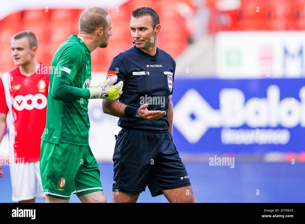 LUIK, BELGIUM - APRIL 4: goalkeeper Arnaud Bodart of Standard de Liege ...