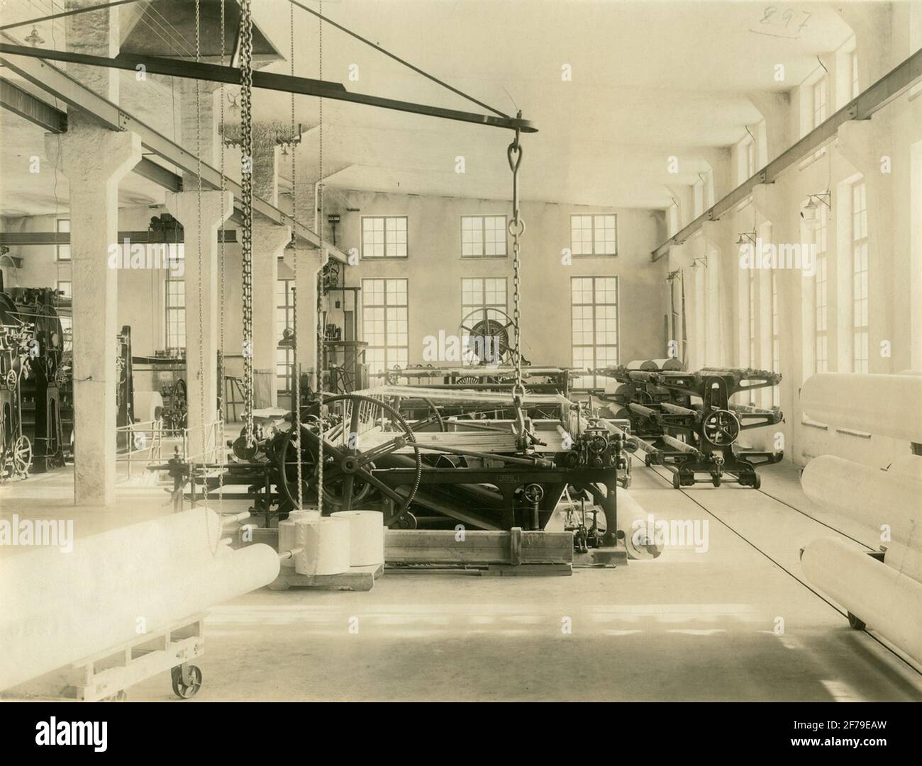 Jössefors paper mill. Interior. The cutting machines Stock Photo - Alamy