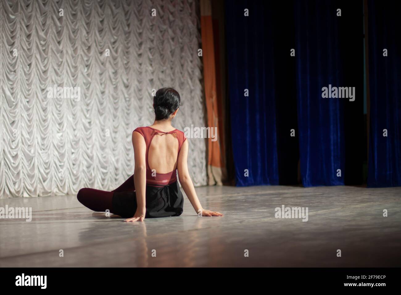 Body movements hi-res stock photography and images - Alamy