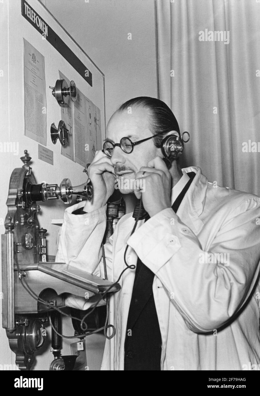 Demonstrates product Black and White Stock Photos & Images - Alamy