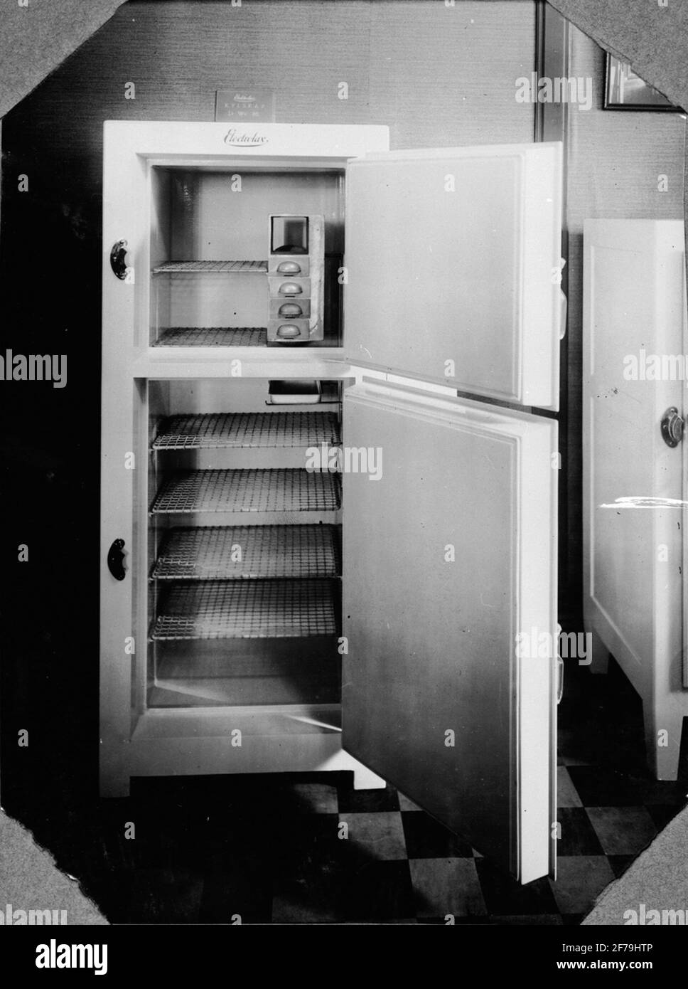 Industrial refrigerators hi-res stock photography and images - Alamy