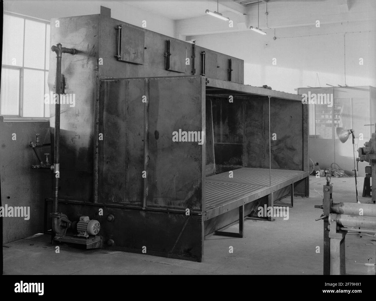 Spray box facility. >> Stock Photo - Alamy