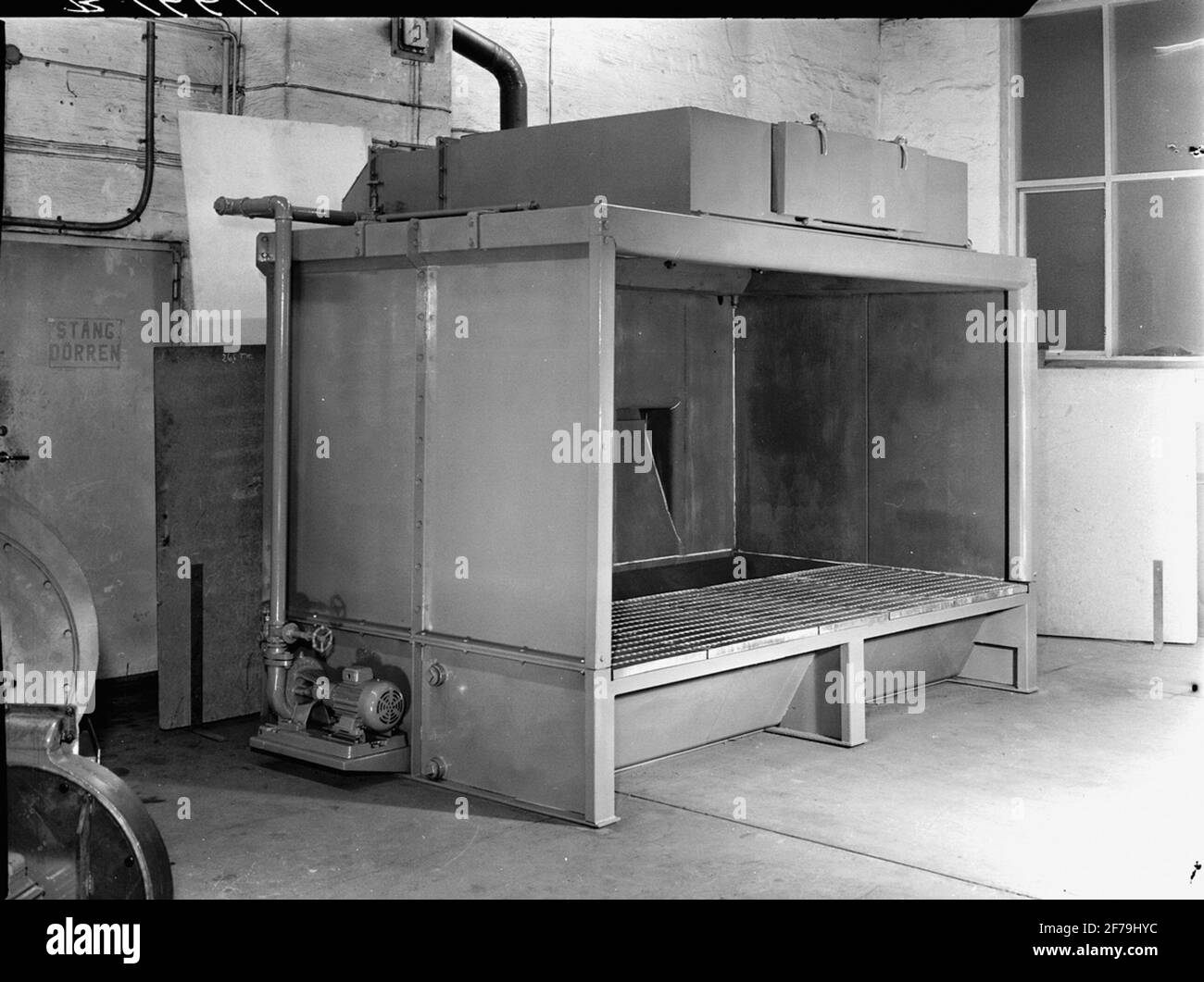 Spray box facility. >> Stock Photo - Alamy