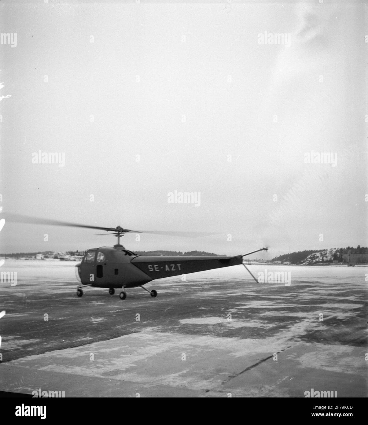 Military helicopter landing hi-res stock photography and images - Alamy