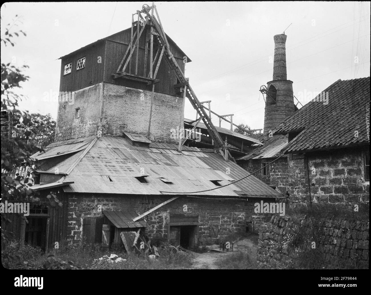 Ironworks. Masugn. To the left actual blast furnace, to the right ore ...