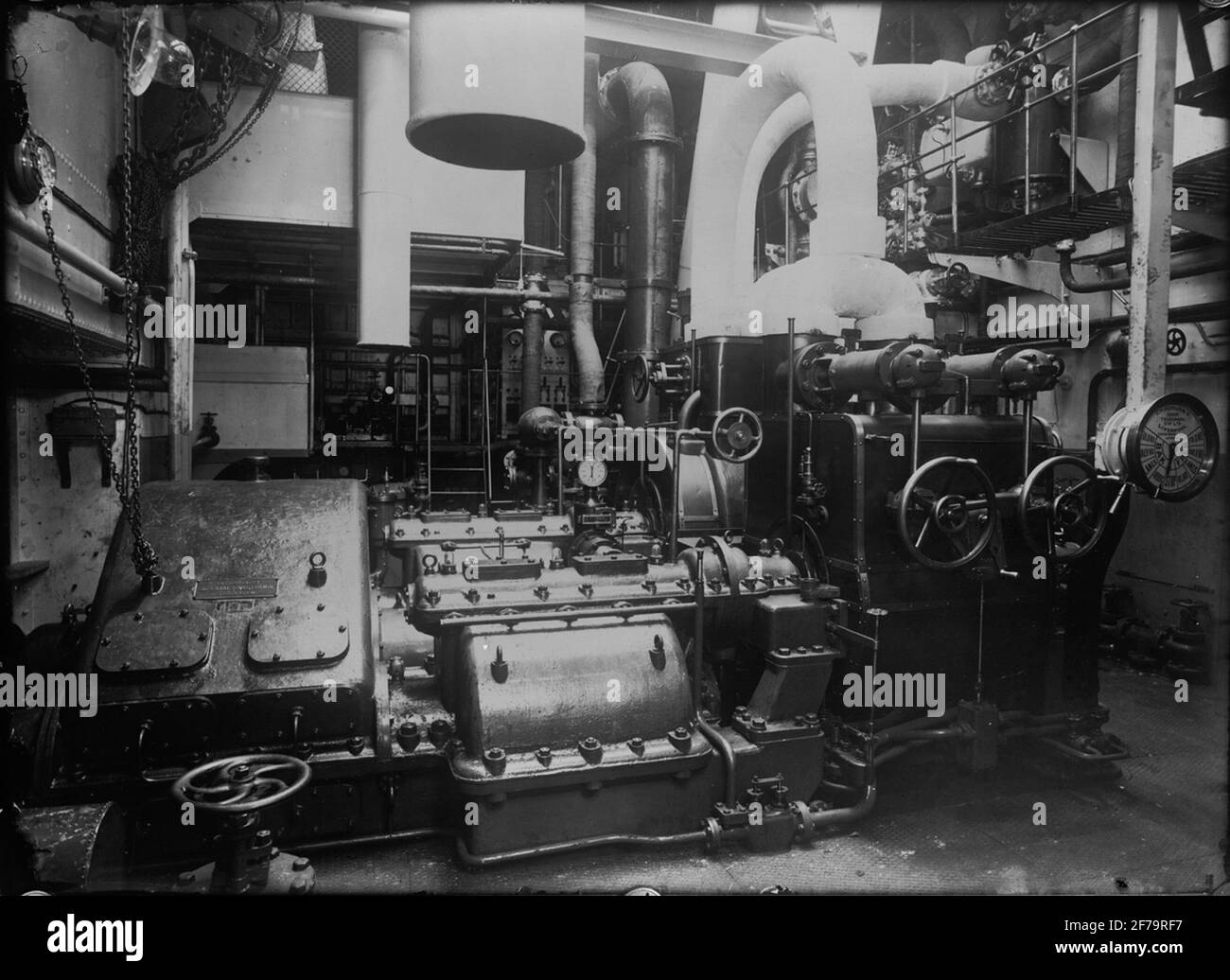 Sea liners Black and White Stock Photos & Images - Alamy