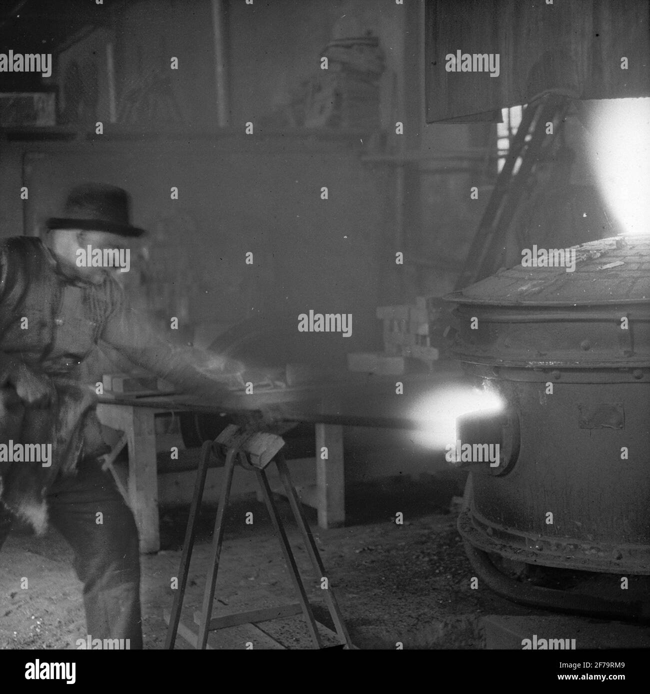 1920s man hi-res stock photography and images - Alamy