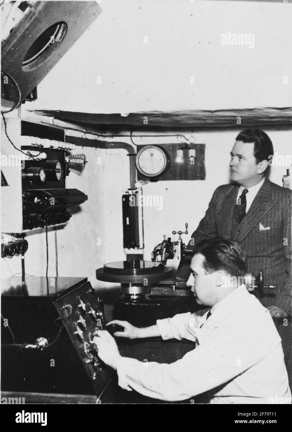 Gramophone disc hi-res stock photography and images - Alamy