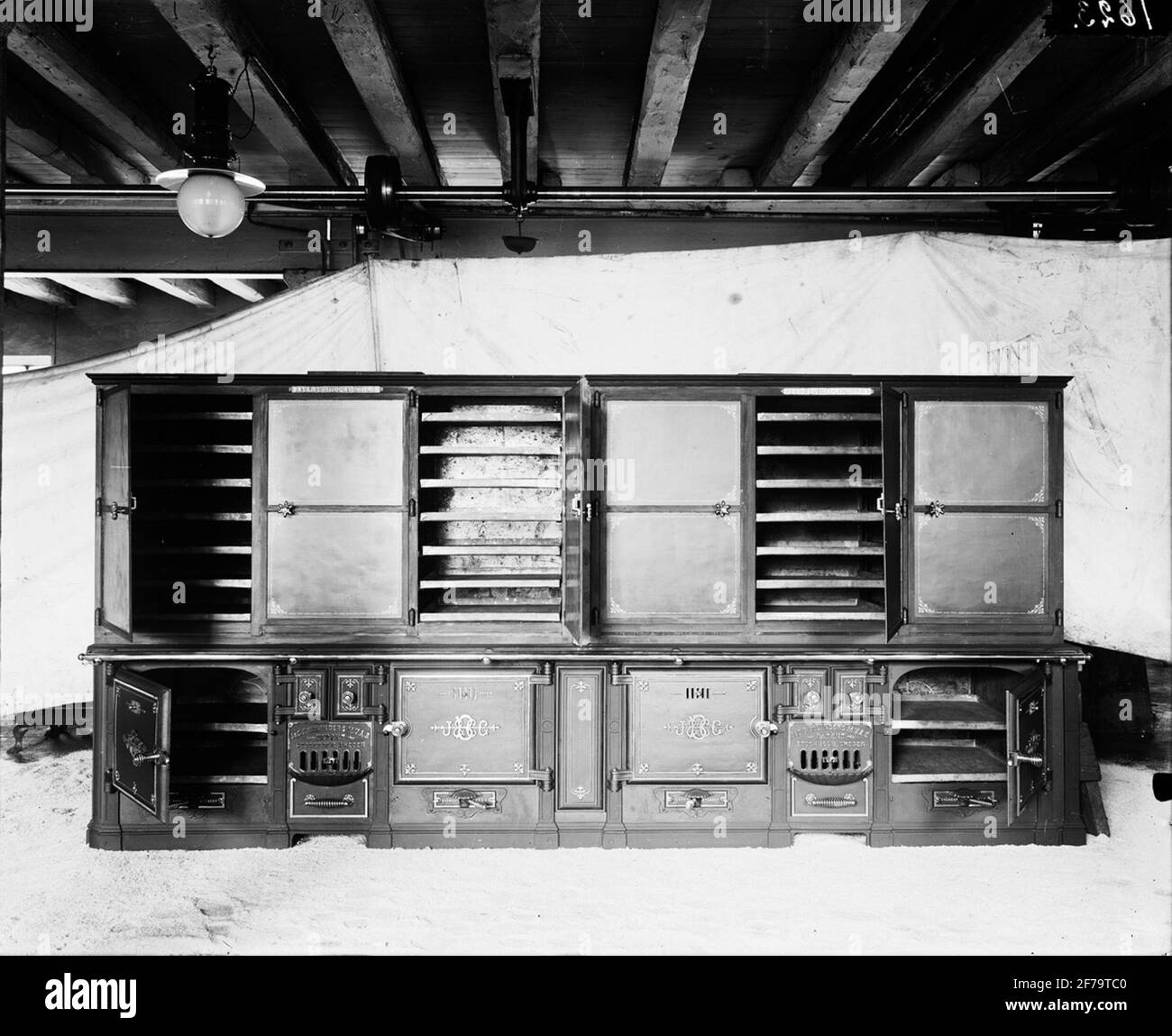 Stove with heating cabinet, for restaurant kitchen Stock Photo - Alamy