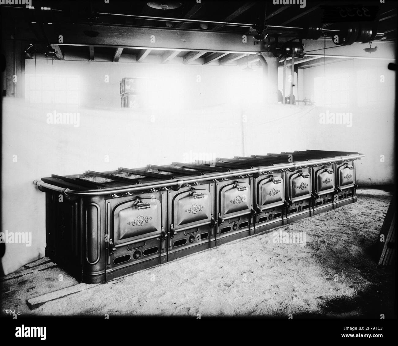 Heat hob for restaurant kitchen Stock Photo - Alamy