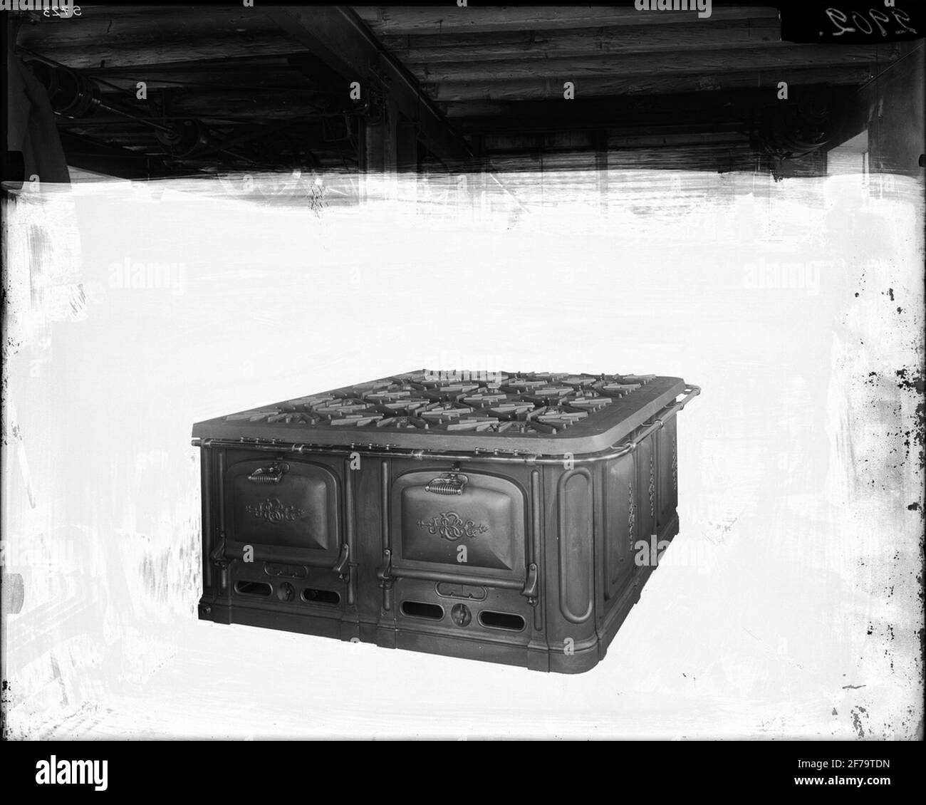 Professional kitchen chef stove Black and White Stock Photos & Images ...