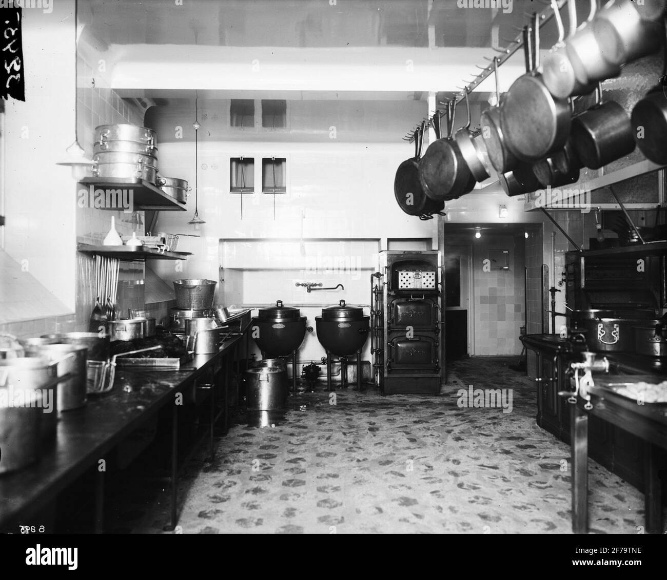 Historical restaurant kitchen hi-res stock photography and images - Alamy
