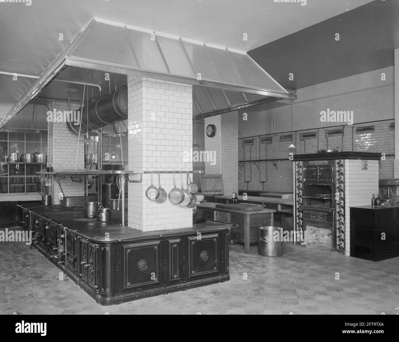 Professional kitchen operations hi-res stock photography and images - Alamy