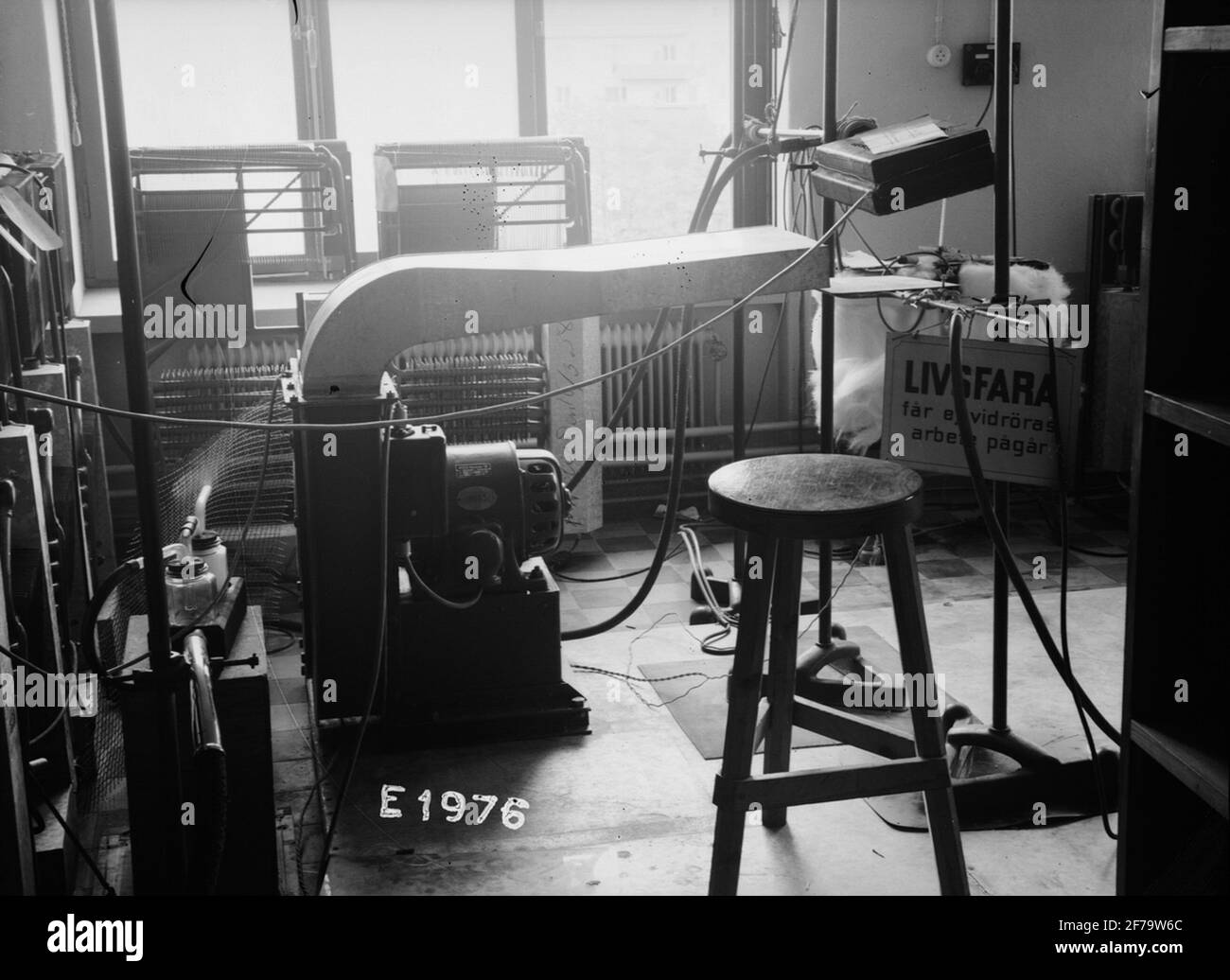 Industrial research apparatus Black and White Stock Photos & Images - Alamy