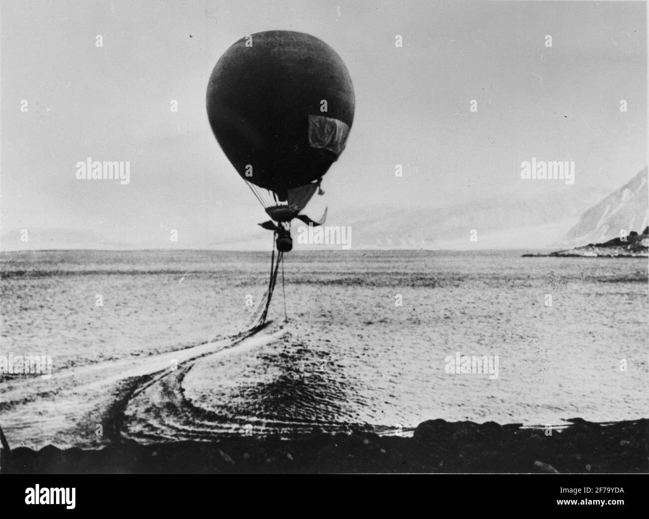 Ballast water Black and White Stock Photos & Images - Alamy