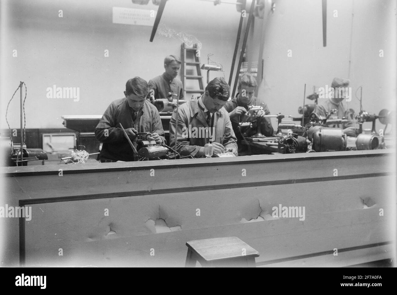 Mechanic apprenticeship Black and White Stock Photos & Images - Alamy