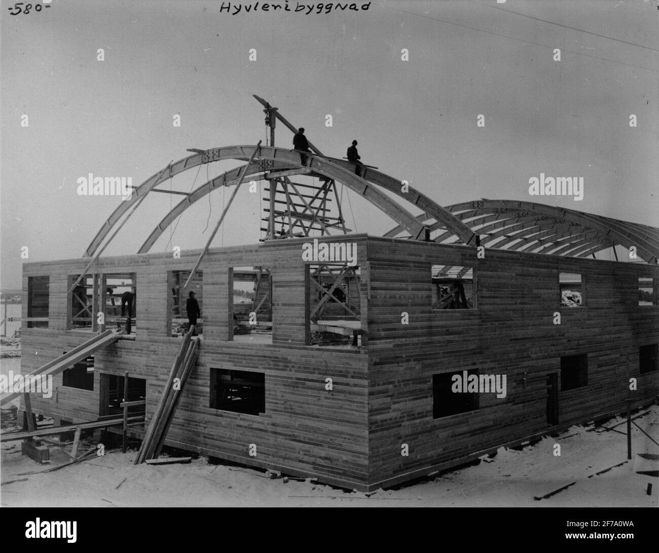 Plate building under construction of AB cantilever wood structures ...