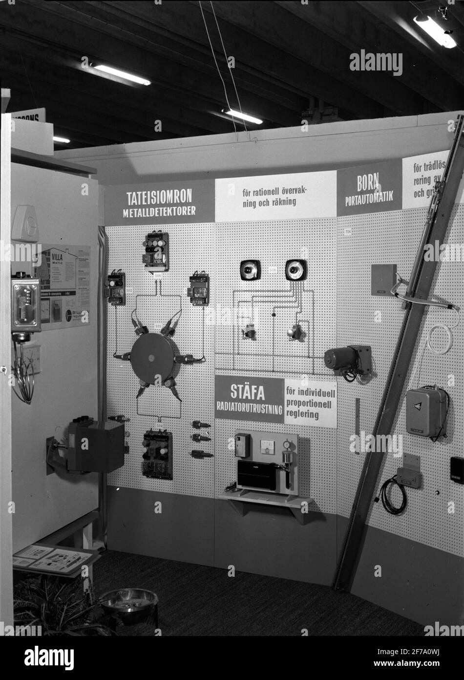 Metal detectors Black and White Stock Photos & Images - Alamy