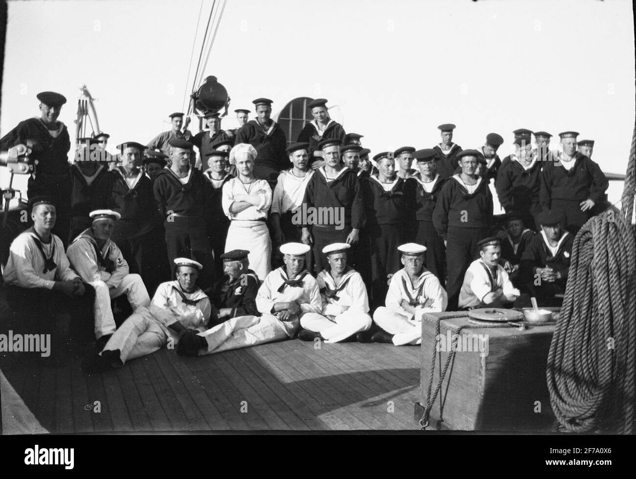 Entire crew Black and White Stock Photos & Images - Alamy