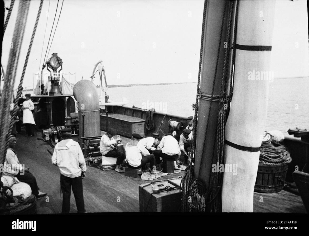 Hms queen victoria hi-res stock photography and images - Alamy