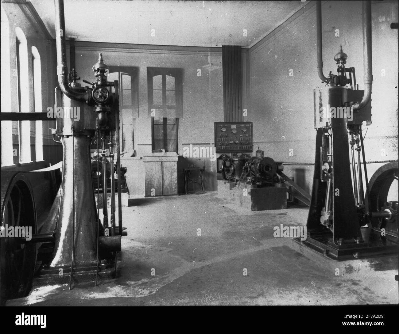 Old engine room Black and White Stock Photos & Images - Alamy