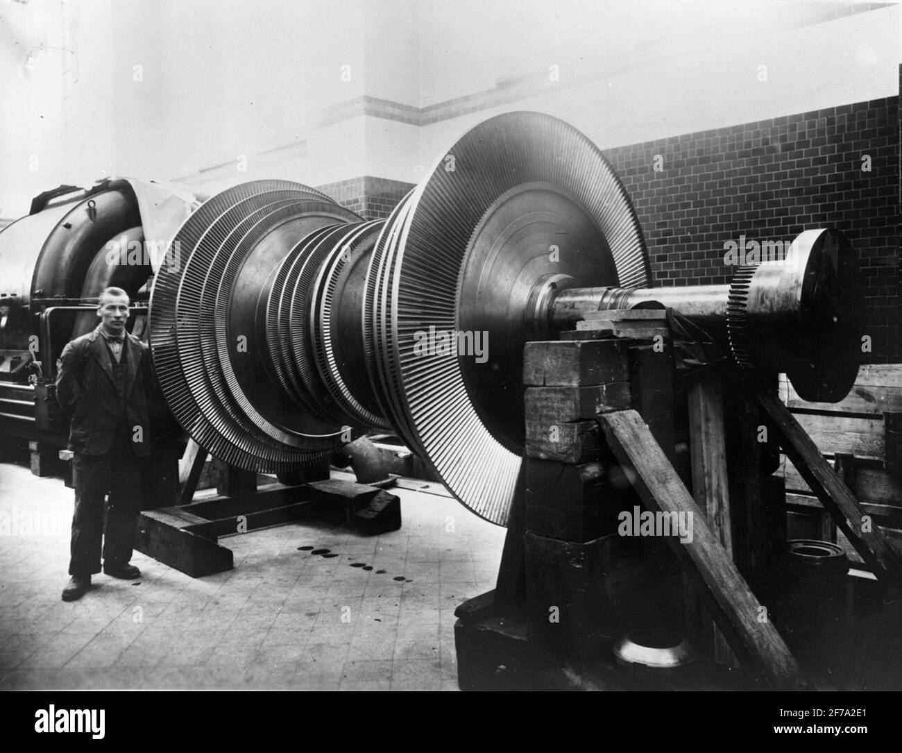 Rotor to larger steam turbine. Machine no 12 Värtan Stock Photo - Alamy