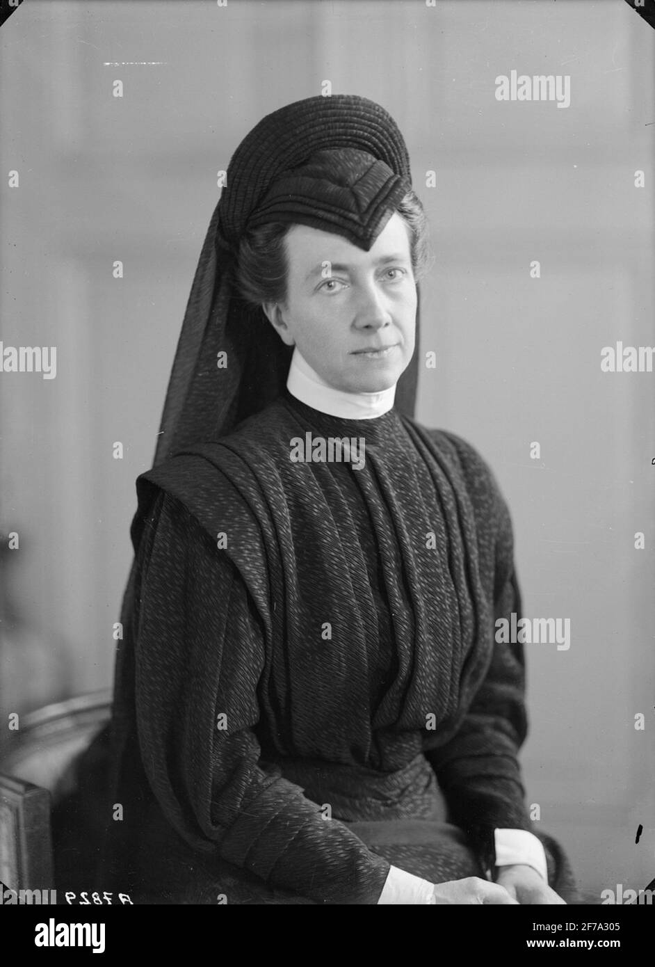 Queen Victoria's pictures. Queen Victoria in mourning Stock Photo - Alamy