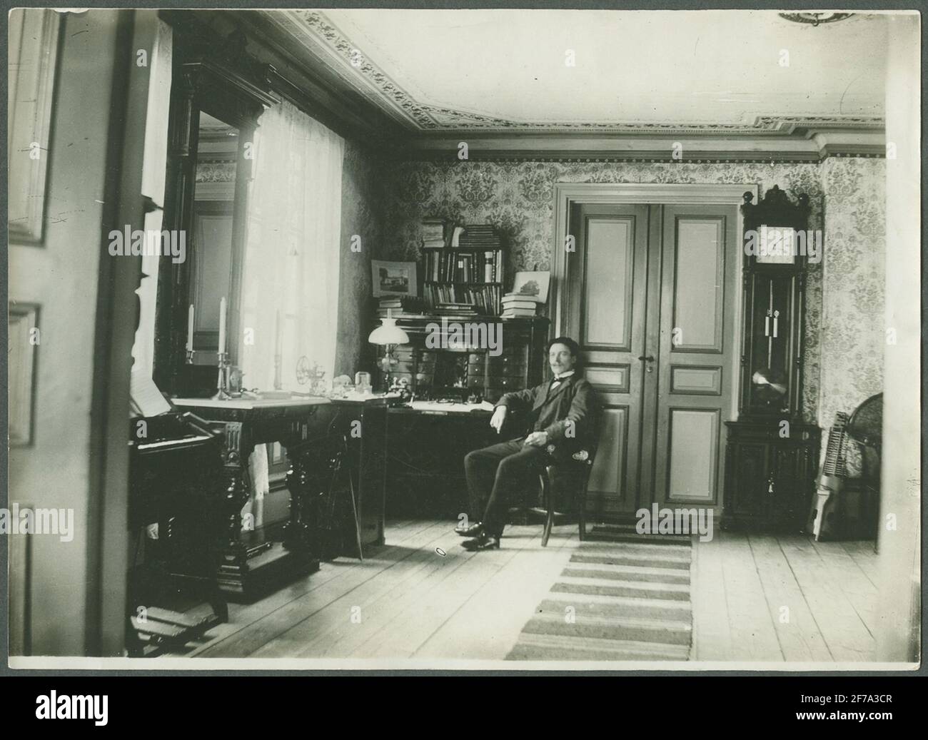 Picture of Carl Frithiof Mattsson in his home, probably in 1904 Stock ...