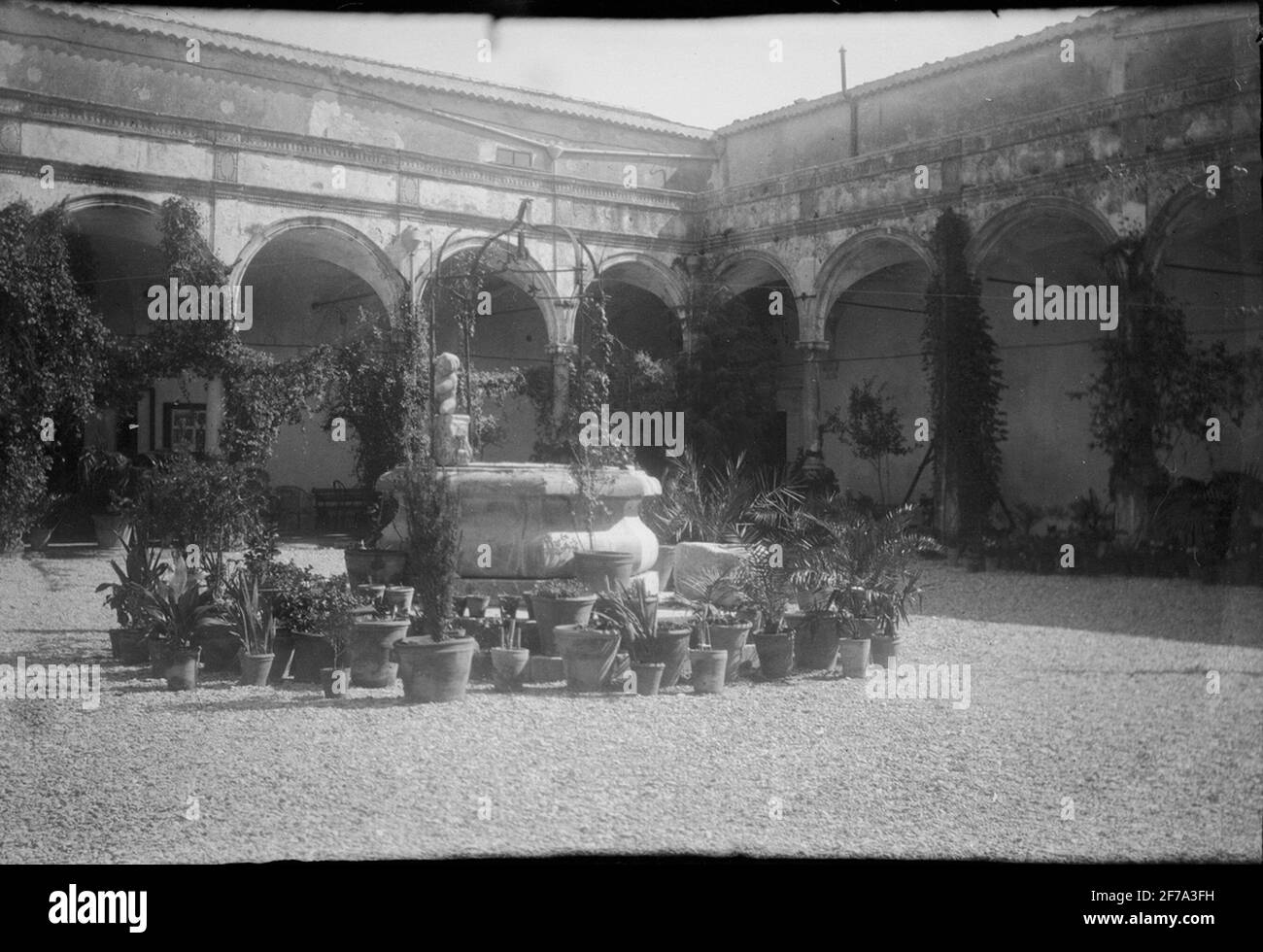 Victorian flower symbolism Black and White Stock Photos & Images - Alamy