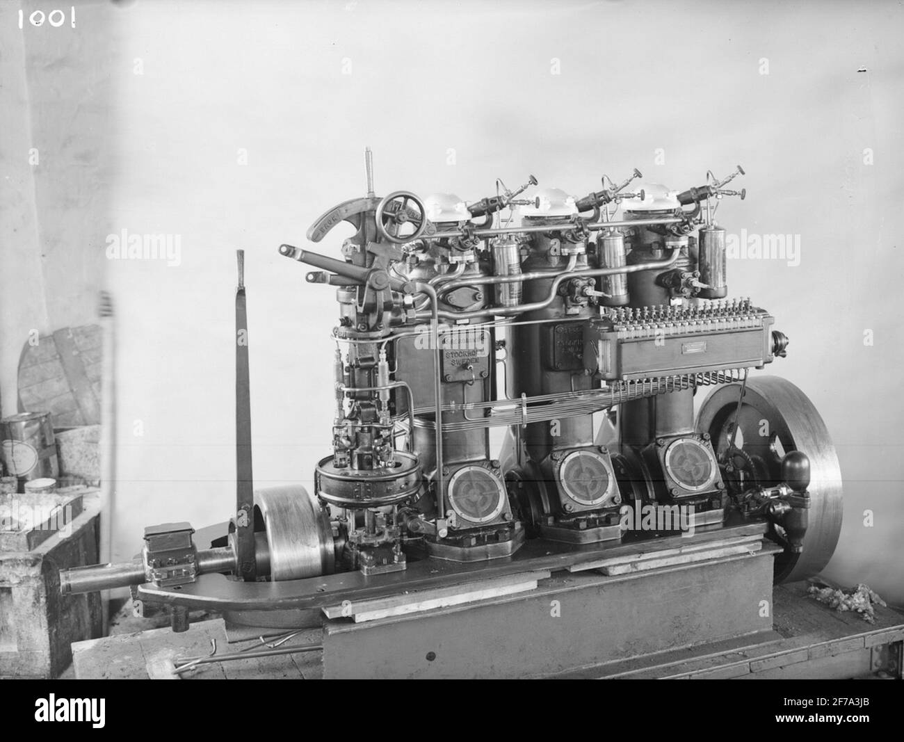 Crude oil vessel hi-res stock photography and images - Alamy