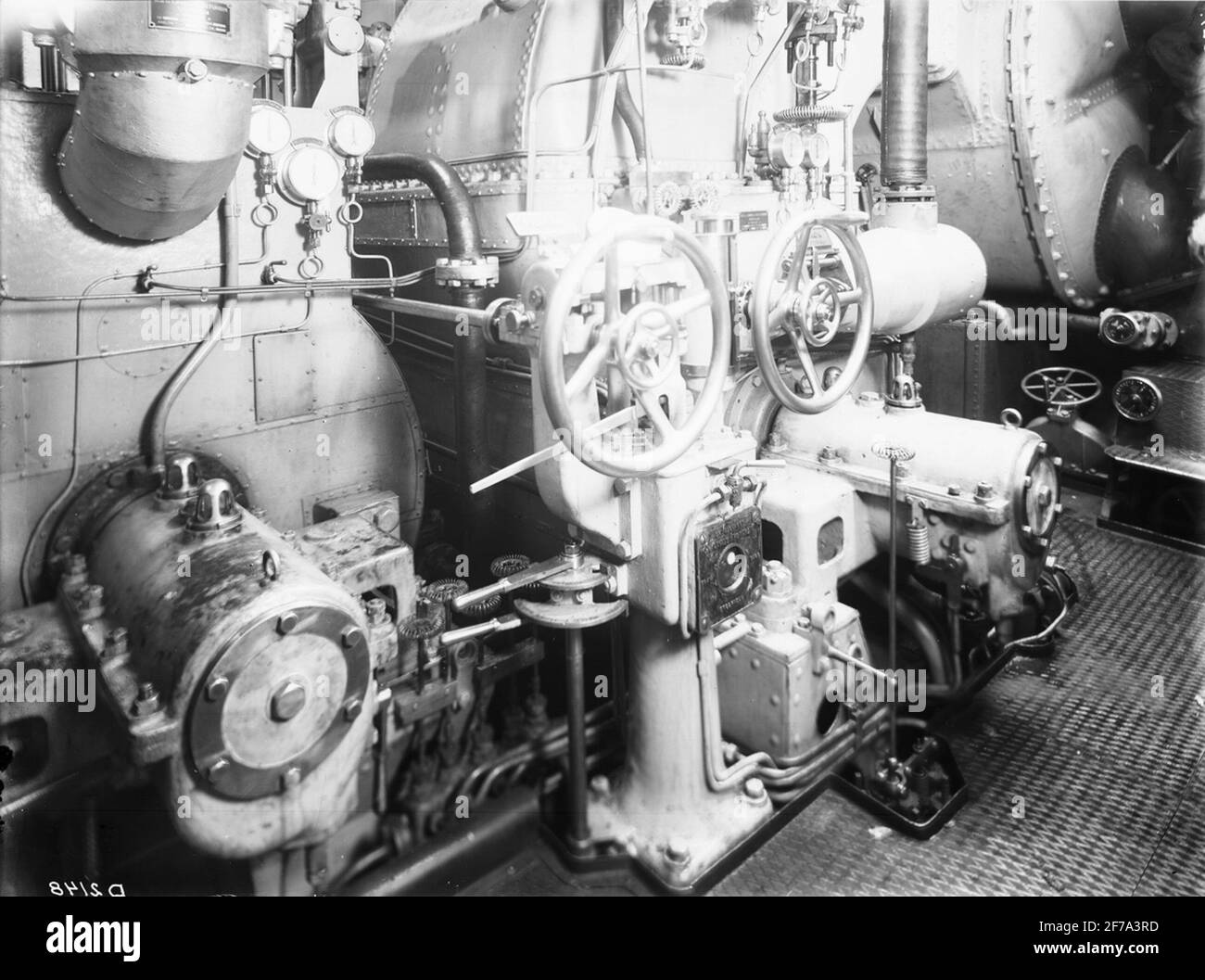 Prop machine hi-res stock photography and images - Alamy