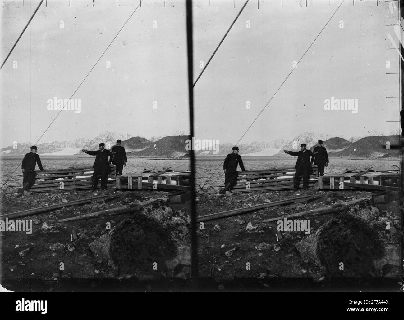 Stereo imagery Black and White Stock Photos & Images - Alamy