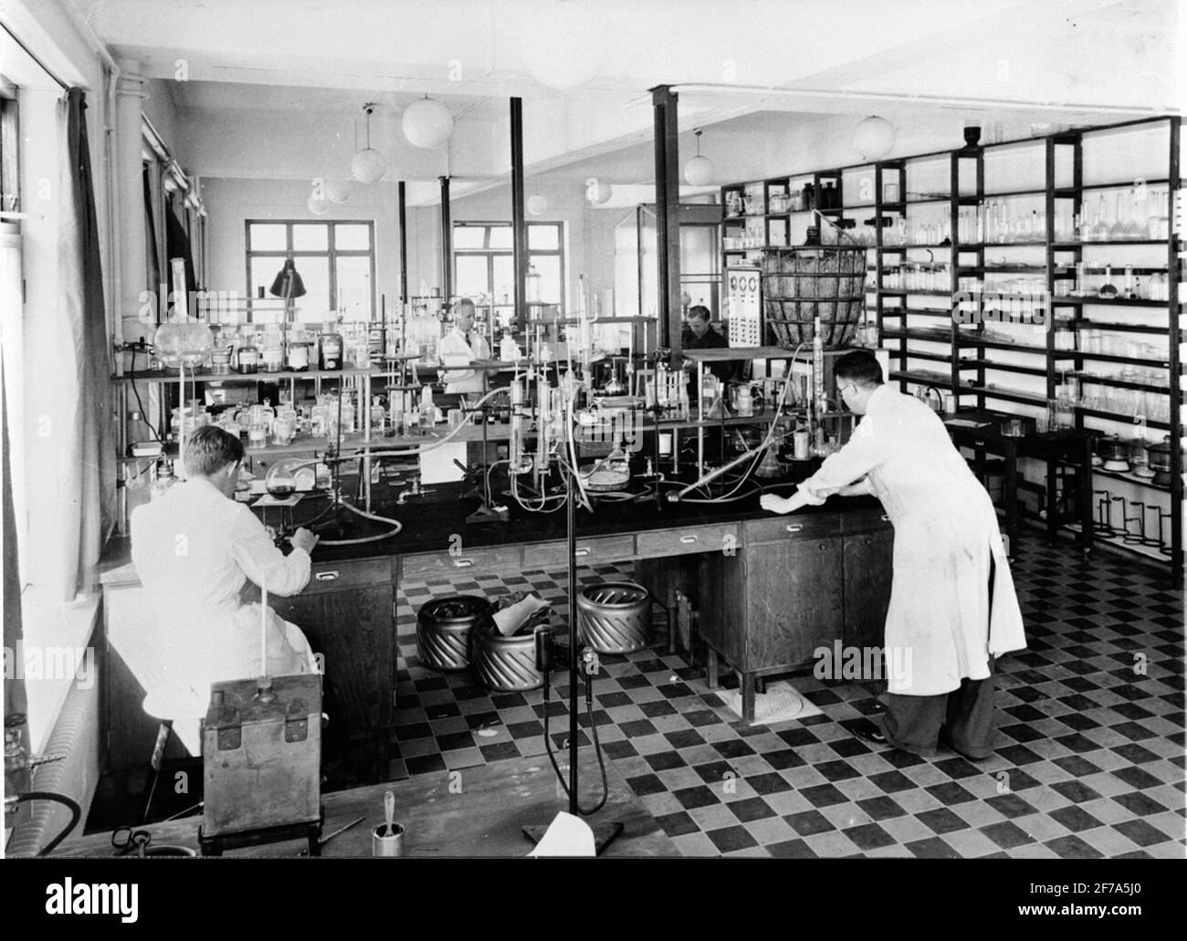 Chemicallab hi-res stock photography and images - Alamy