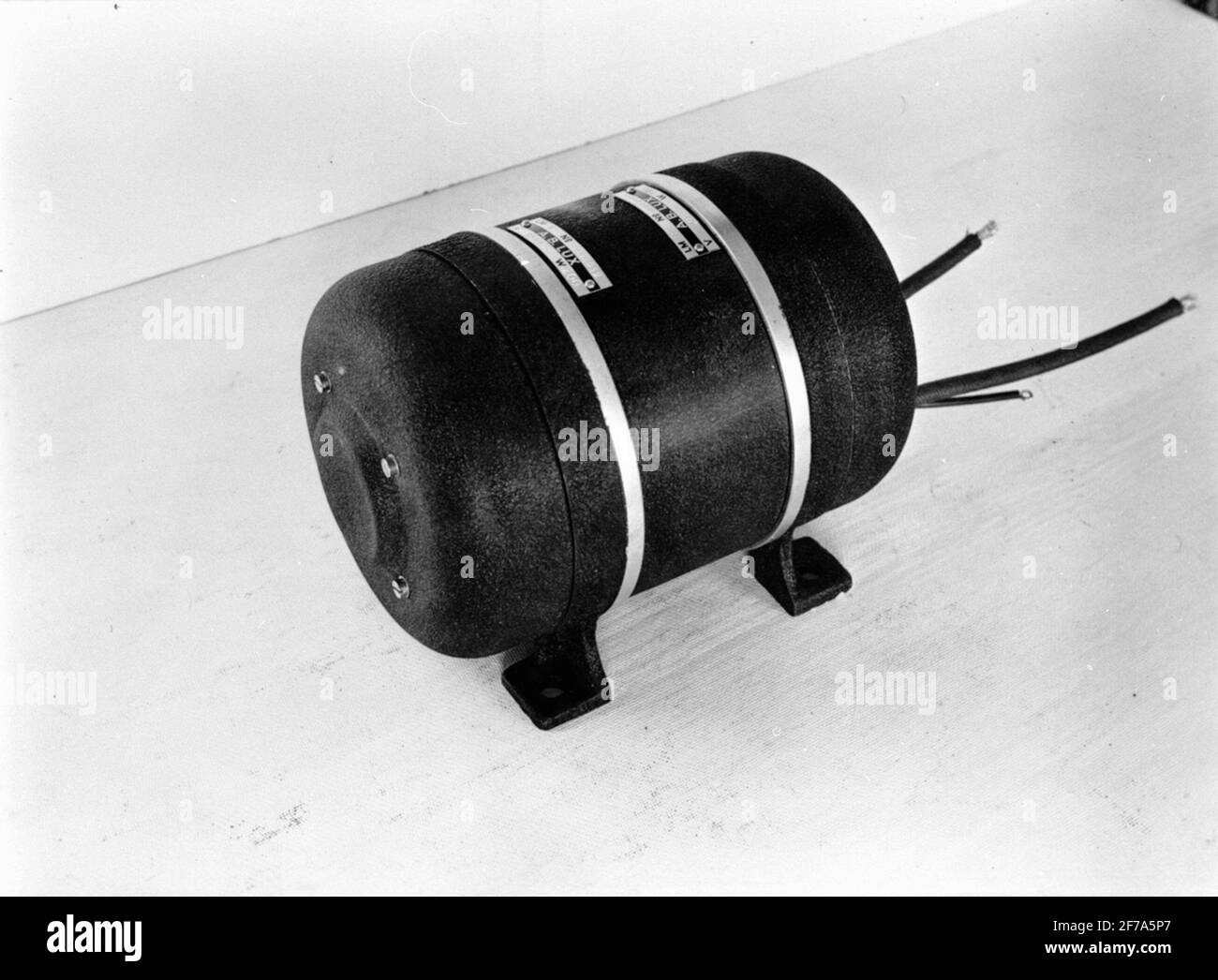 Electric transformer for radio transmitter. Type LM8A 24/250 MA Stock ...